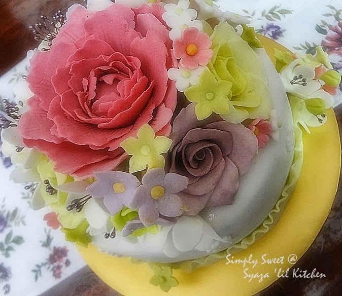 Dari Dapur Rin @ Simply Sweet & Cheezy: Kek Hantaran Bunga-Bunga Fondant