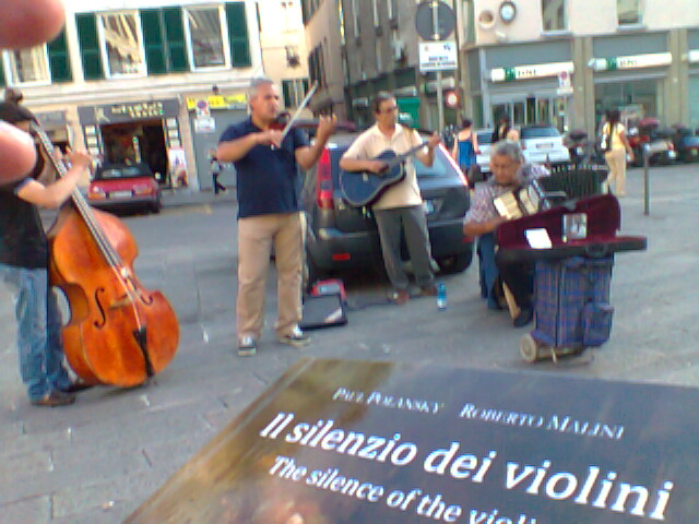Nazione Rom: Rom e Diritti Umani "il Silenzio dei Violini" - Genova 8 ...