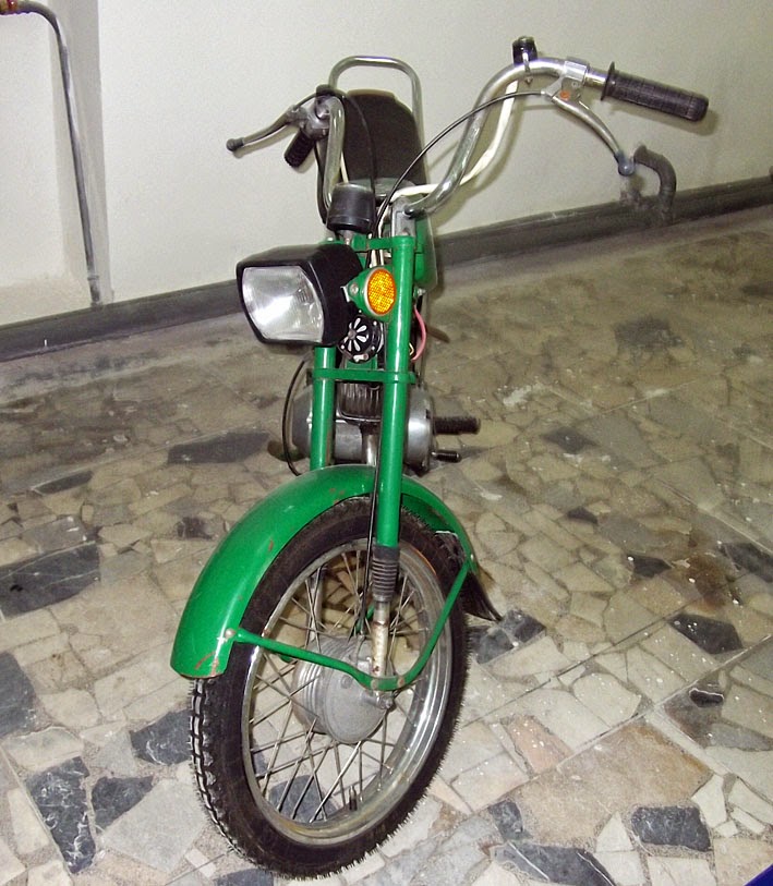 VreMax: Old Russian Bikes, Mopeds, etc.