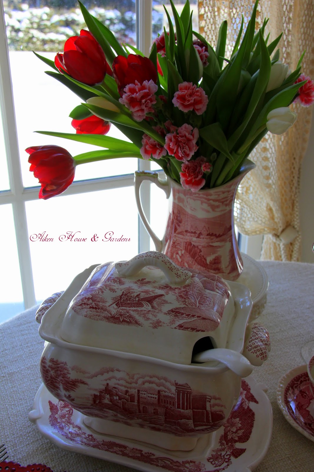 Aiken House & Gardens: Red & White Transferware Tablescape