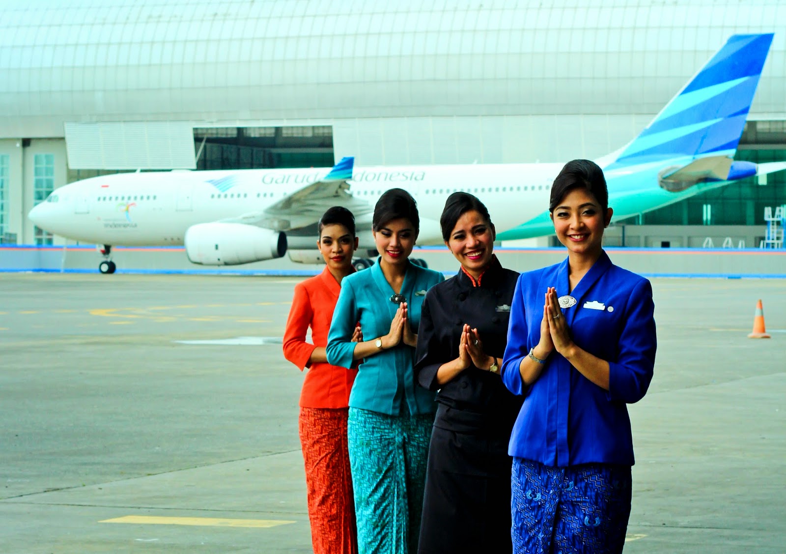 Mpriatna Photography: The World Best Cabin Crew is Garuda Indonesia The ...