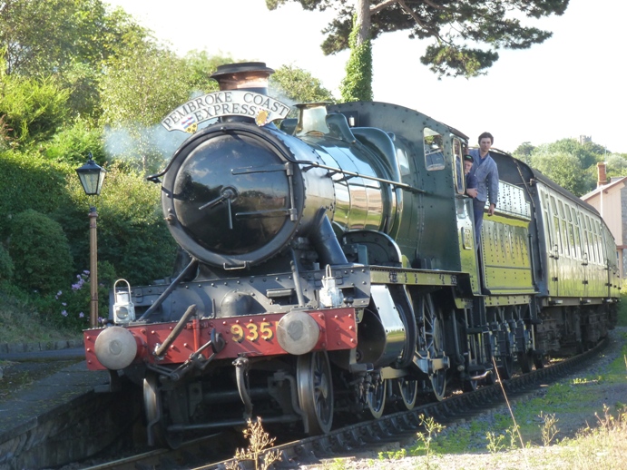 Life on (nearly) a Small Island: The train now arriving on Platform 2.....