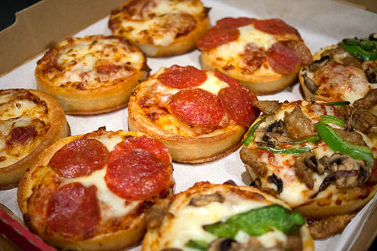 Pizza Hut sliders. Just like the ad! : r/pics