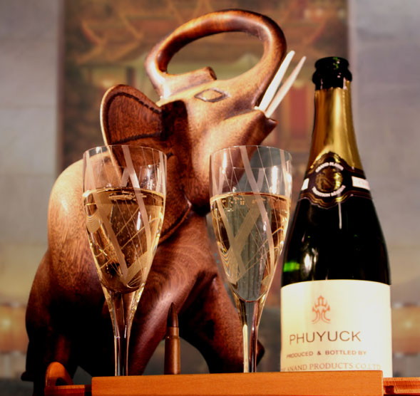 Bond and Beyond: Insel der dunklen Träume