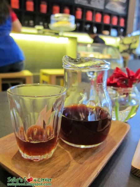 Selby's Food Corner: Tanamera Coffee