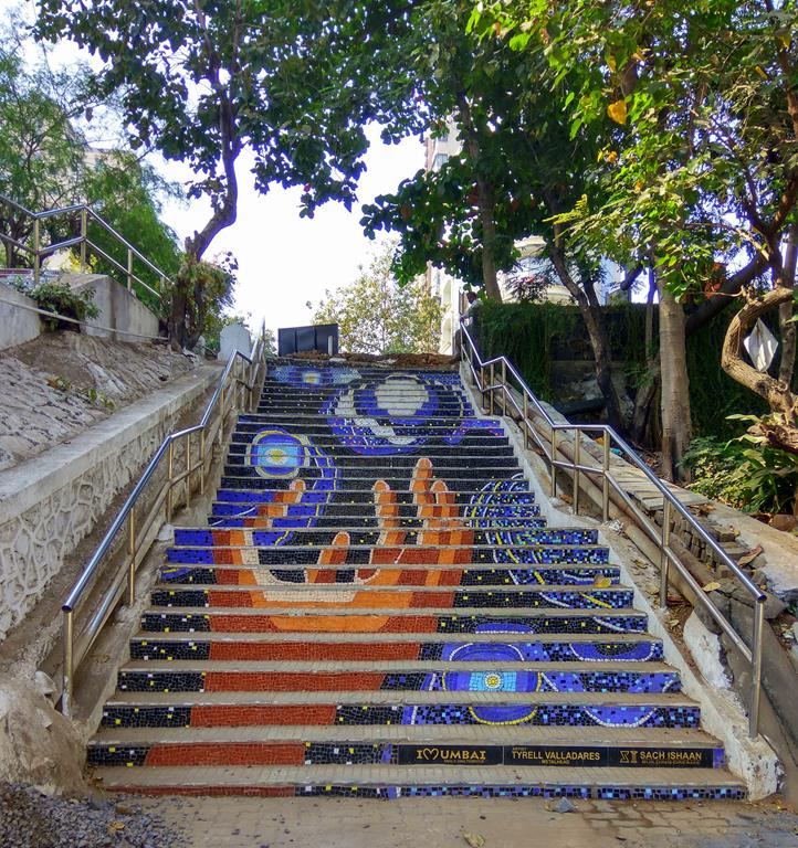 Mumbai Daily: Step art