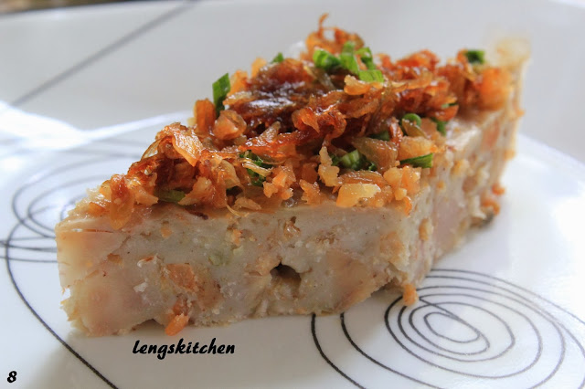 Kitchen Chaos: Steamed Yam Cake 芋头糕