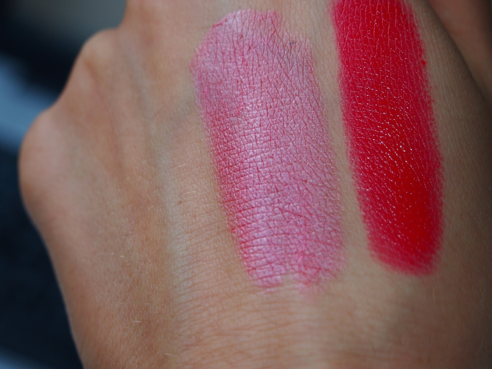 My Beauty Box: AVON Extra Lasting Lipstick Review: Fiery Red and Pink Peach