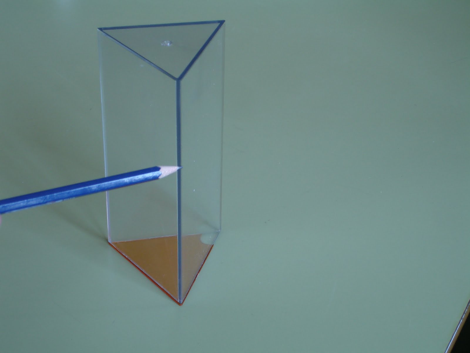 Geometría desde un blog: PRISMA TRIANGULAR