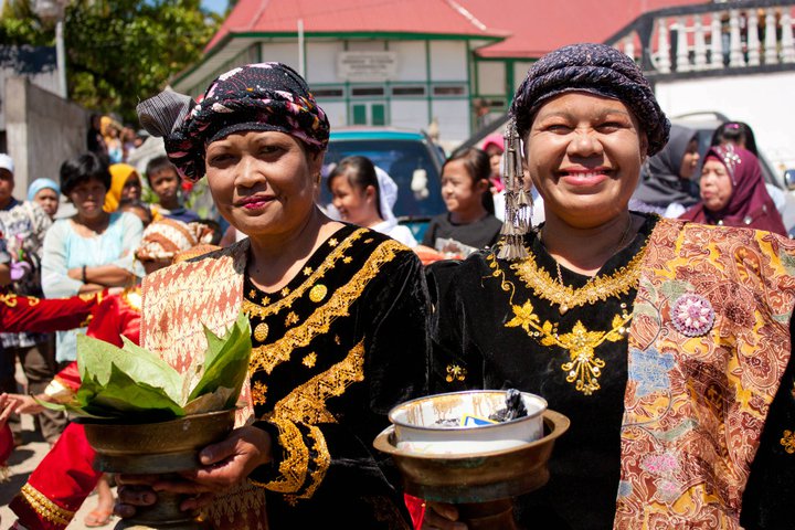 TENGKULUK SIMBOL KELUHURAN BUDI WANITA JAMBI