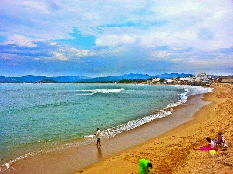 Barra de Navidad on the Costalegre: Barra beach looking good
