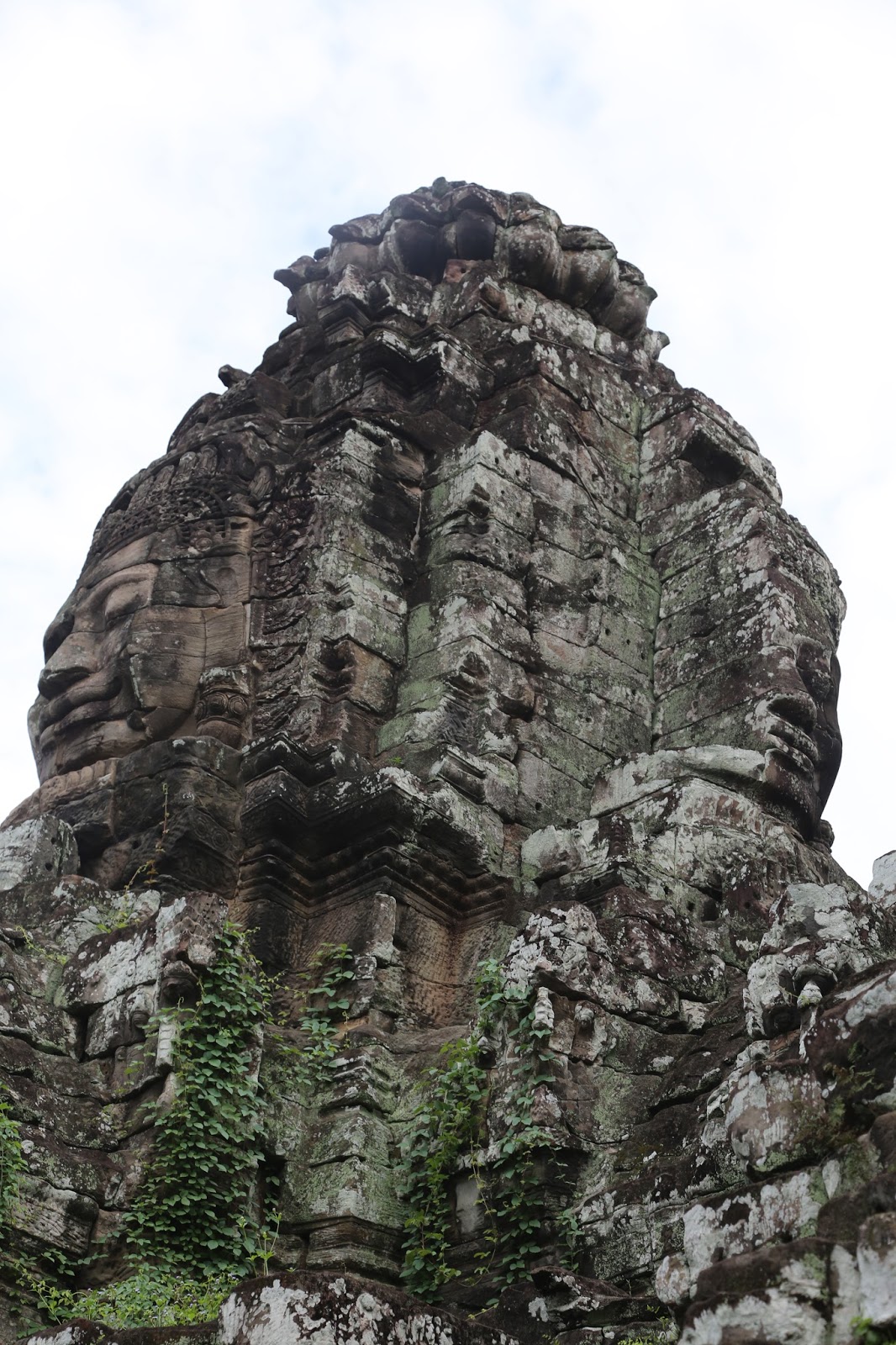 Chuck Kuhn's Cambodia : The Faces of Bayon - The upper terrace is home ...