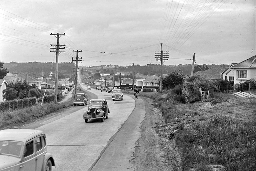 transpress nz: cars on Great North Road, Auckland, mid-1950s
