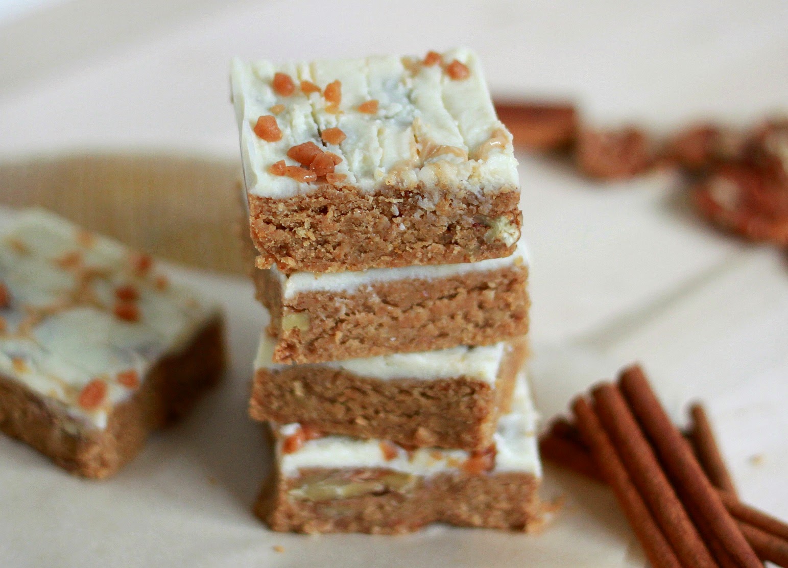 Feeding My Addiction: Healthy Cinnamon Bun Squares