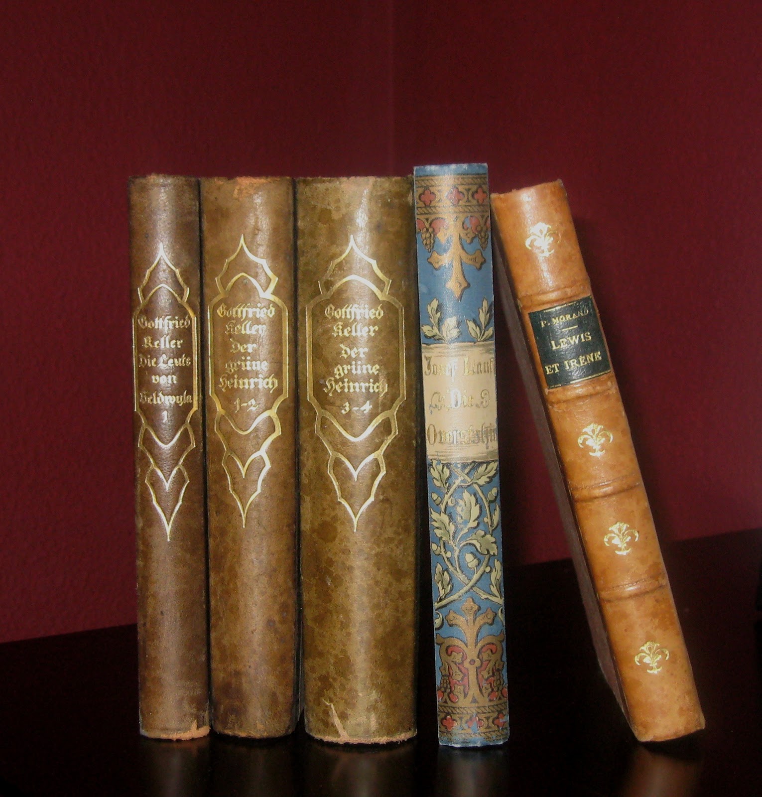 Haus Design: Linen Haus Update: Beautiful Antique Books