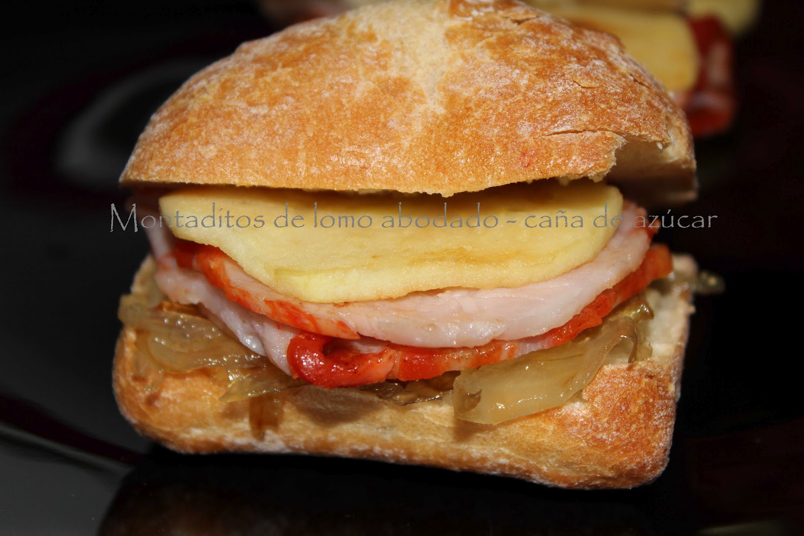 Montaditos de lomo abobado