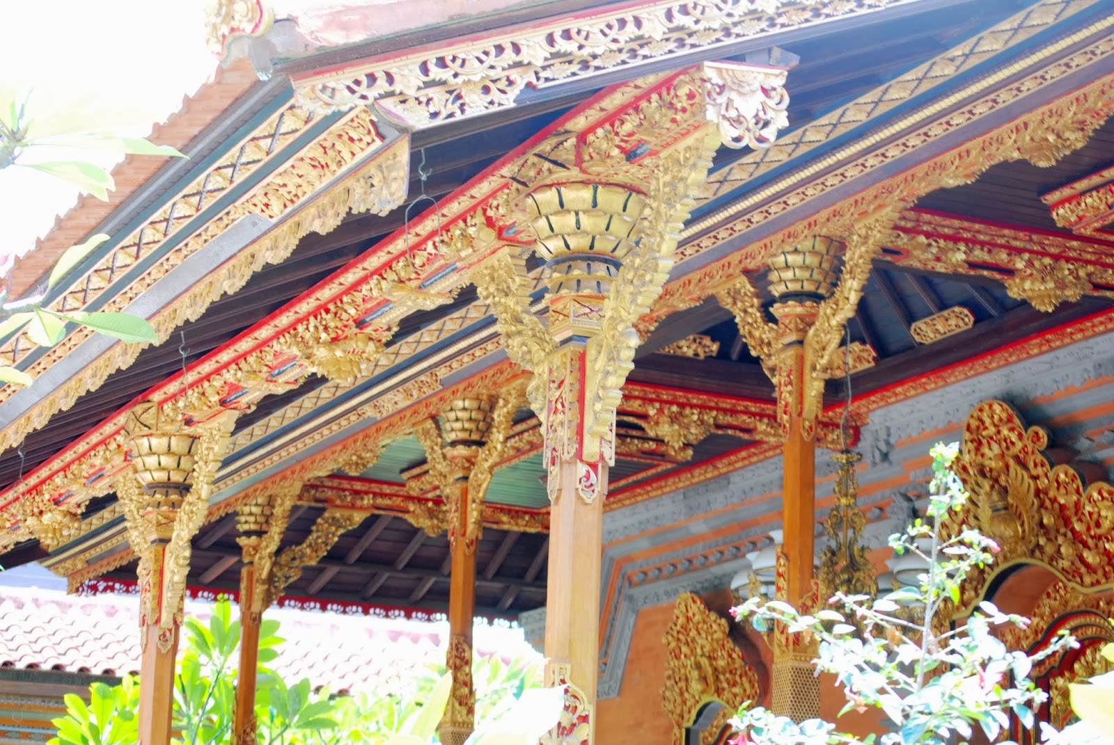 Ukiran Bali: Bale daje