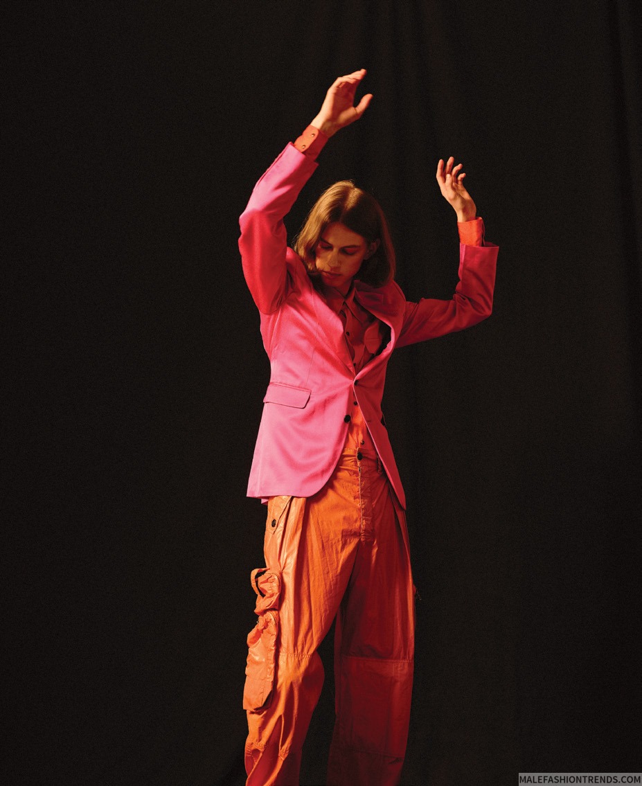 Anton Toftgard y Miroslav Prokop para Essential Homme Magazine por ...