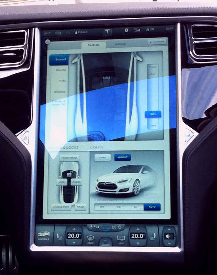 ELKOJA: TESLA Model S