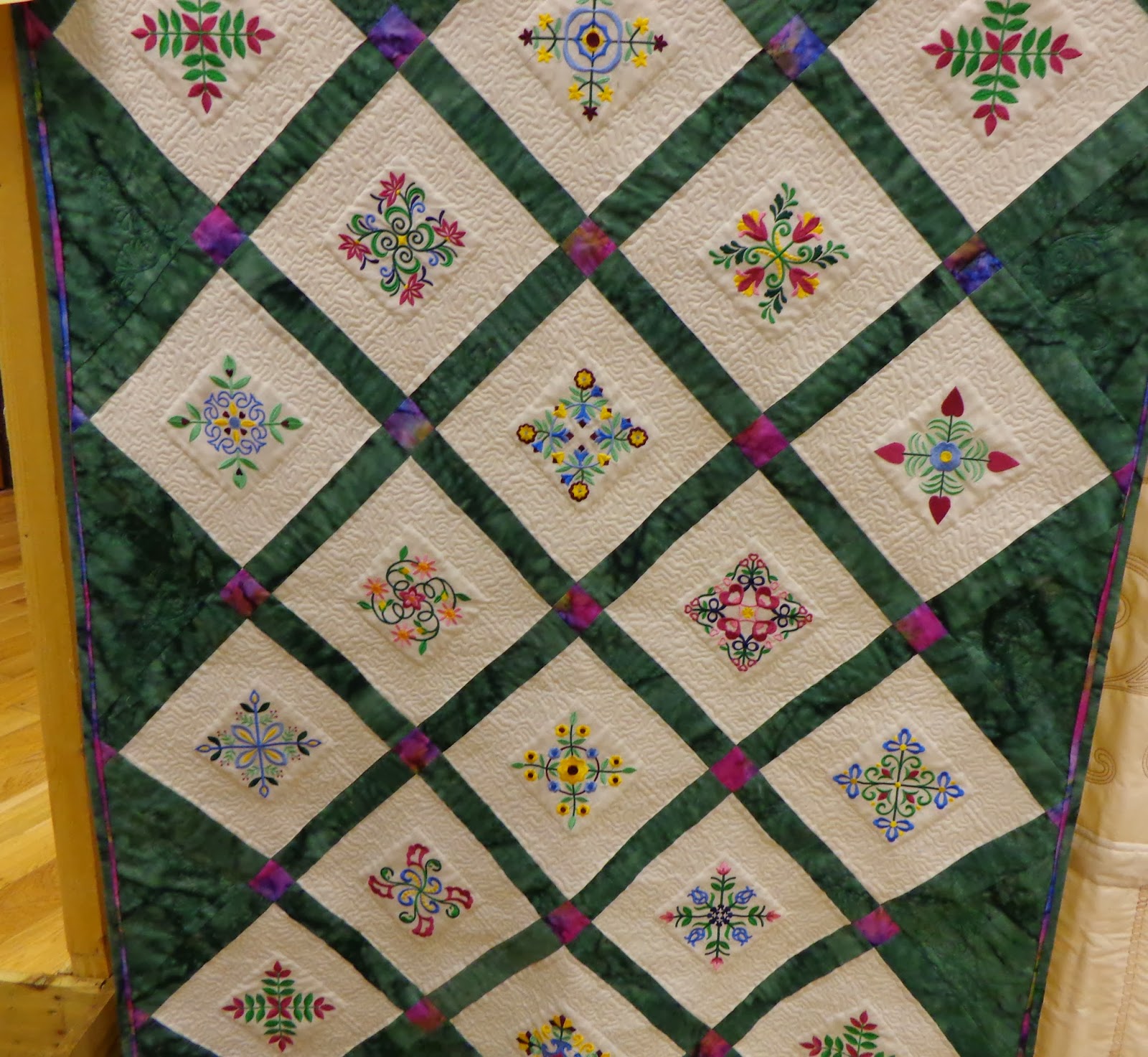 Dianashappyroom.blogspot.com: MK Gems exhibition of Machine Embroidery