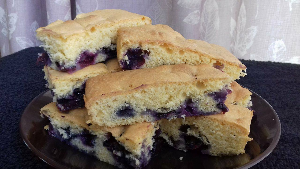 My Food Addiction: Blueberry cake slices