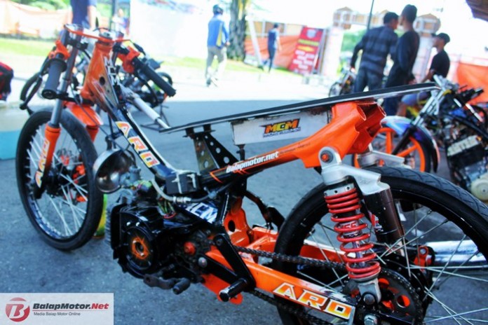 Foto Motor Drag Fiz R