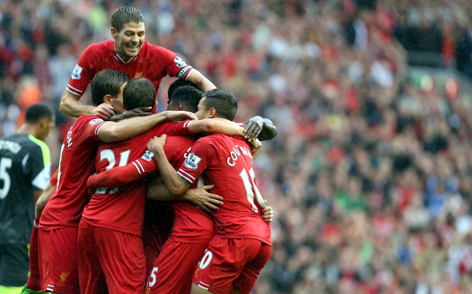 Awesome pic of the team celebrating :) : r/LiverpoolFC