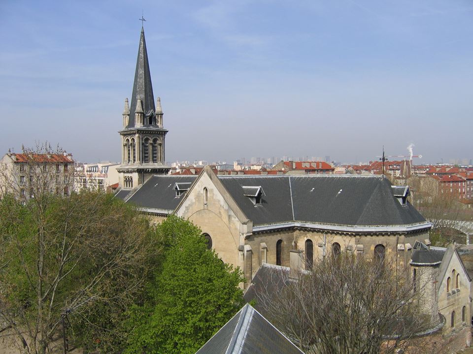 ALFORTVILLE DEMOCRATIE: Notre-Dame d'Alfortville, vue du Ciel.