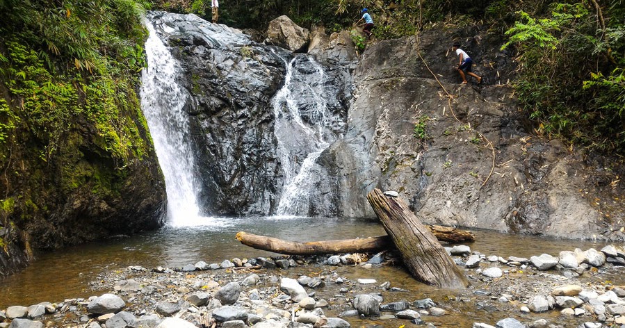 Mayantoc Tarlac - Trekking Adventure to Kiti Calao Falls | Playing Tourist
