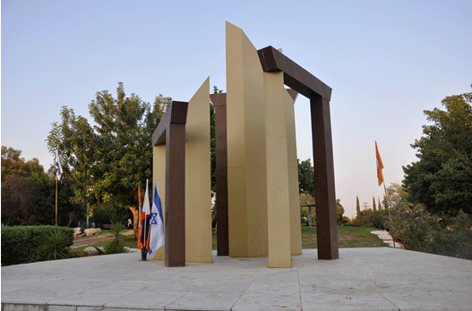 Notable Filipinos: Manuel Luis Molina Quezon