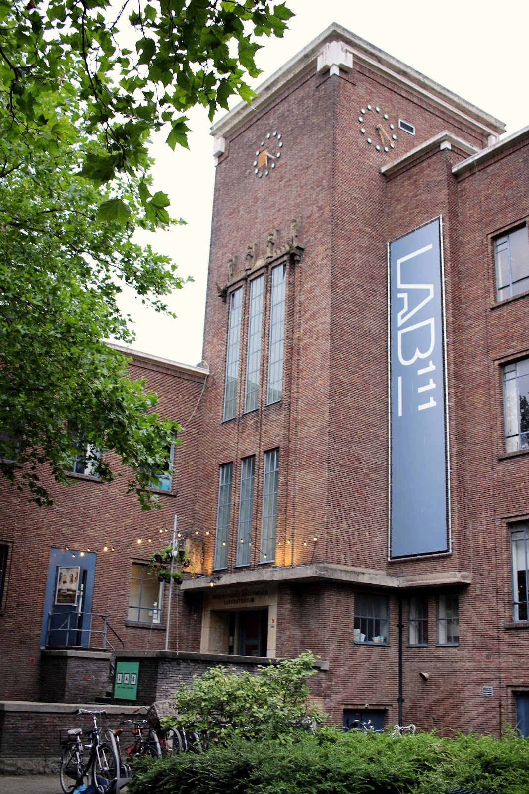 Elokuvateattereita: LAB111