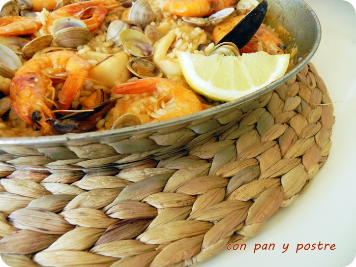 Con pan y postre: Paellita con arreglo