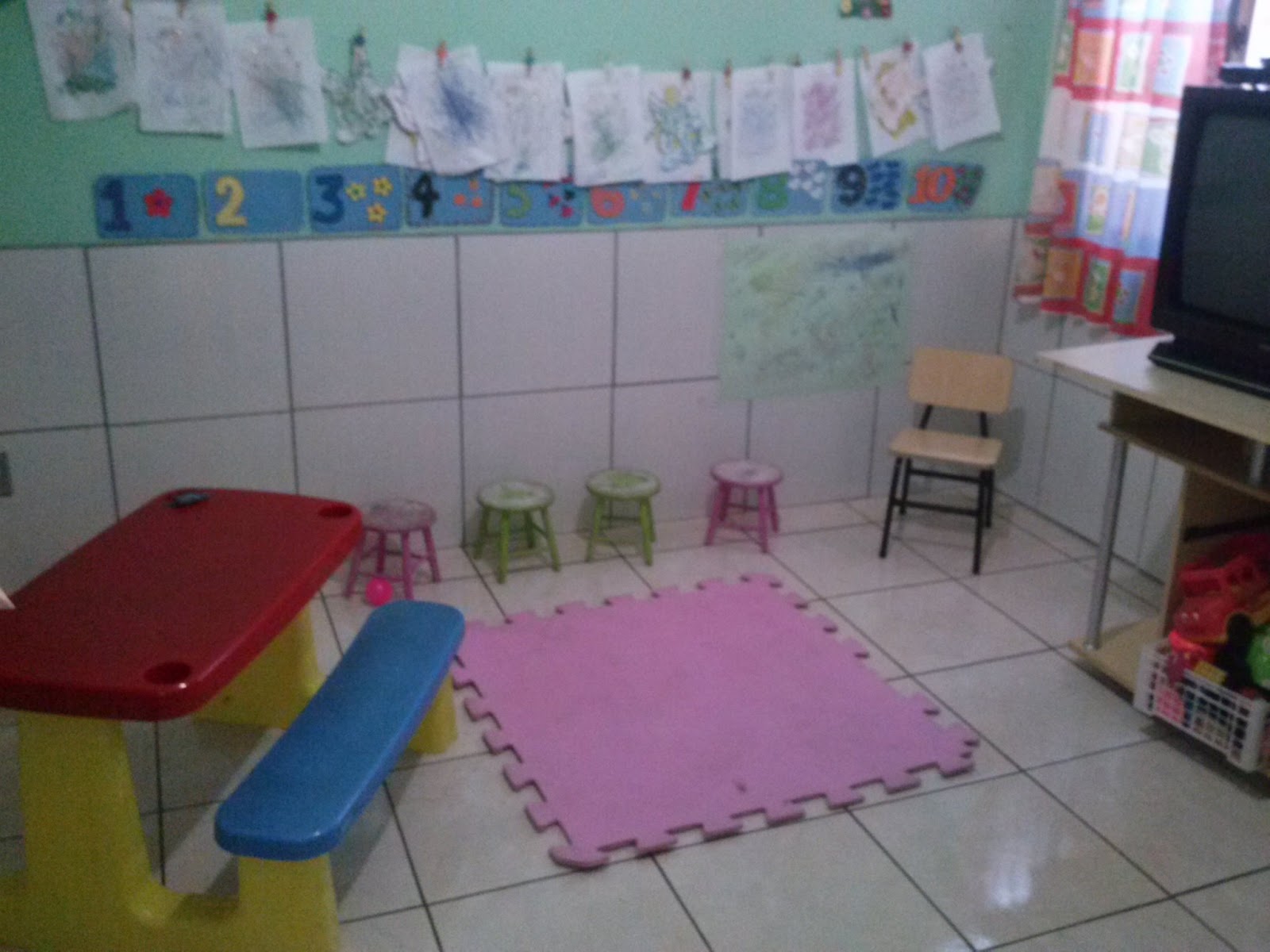 Escola de Educação Infantil Alegria e Companhia: Ambientes Escolares