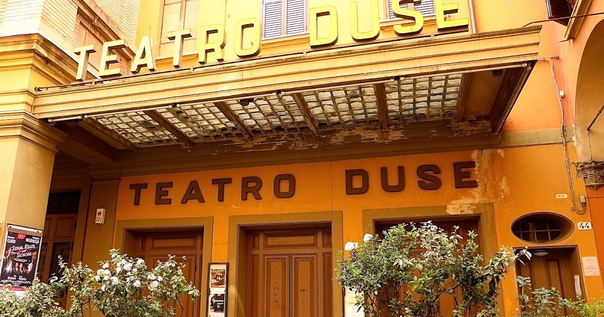 Facciamo un giro in centro?: TEATRO DUSE