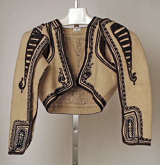 Amazing ALBANIA: Traditional cloths