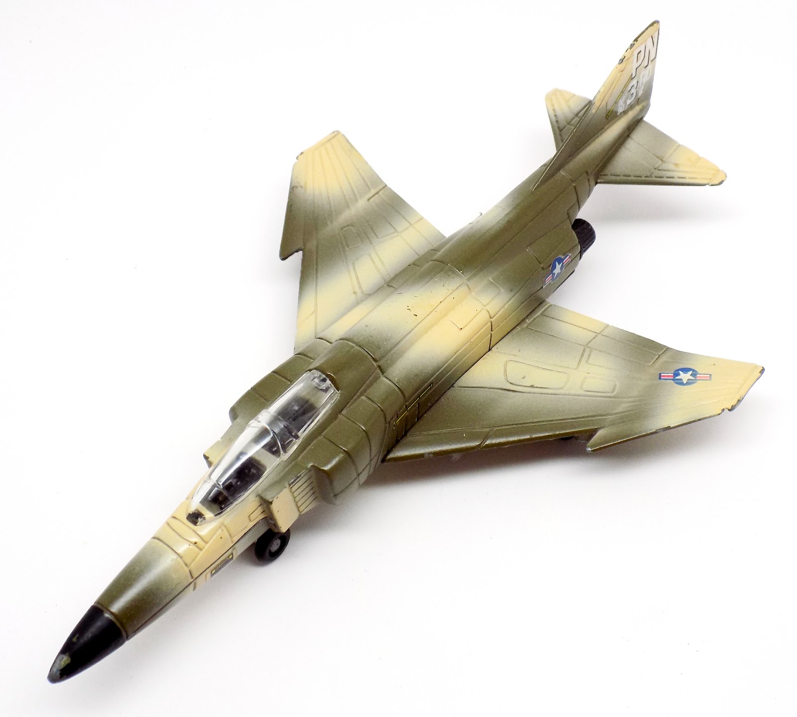 Toys and Stuff: Ertl Force One Diecast McDonnell Douglas F-4 Phantom