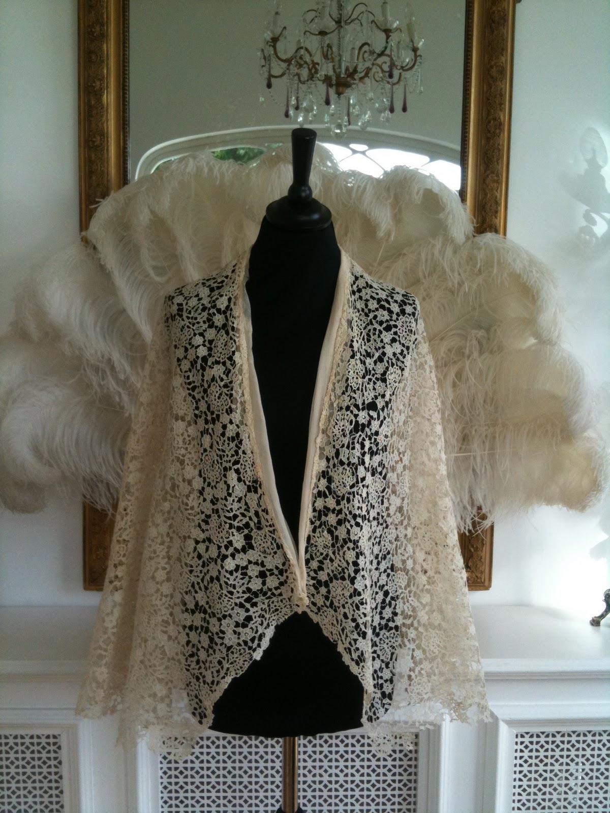 Rosemary Cathcart Antique Lace and Vintage Fashion: Antique Lace Shawls ...