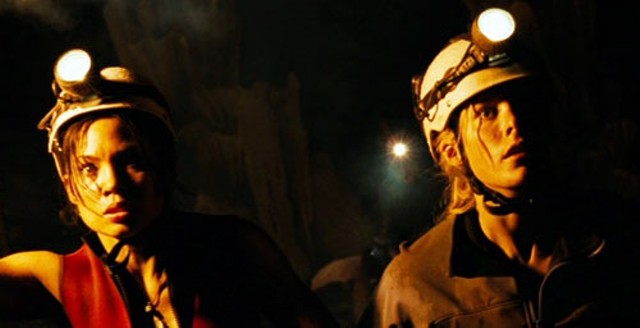 Movie Review: "The Descent" (2005) | Lolo Loves Films