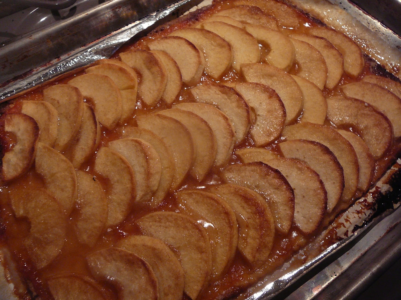 The Hidden Pantry: Apple, Apple Pizza