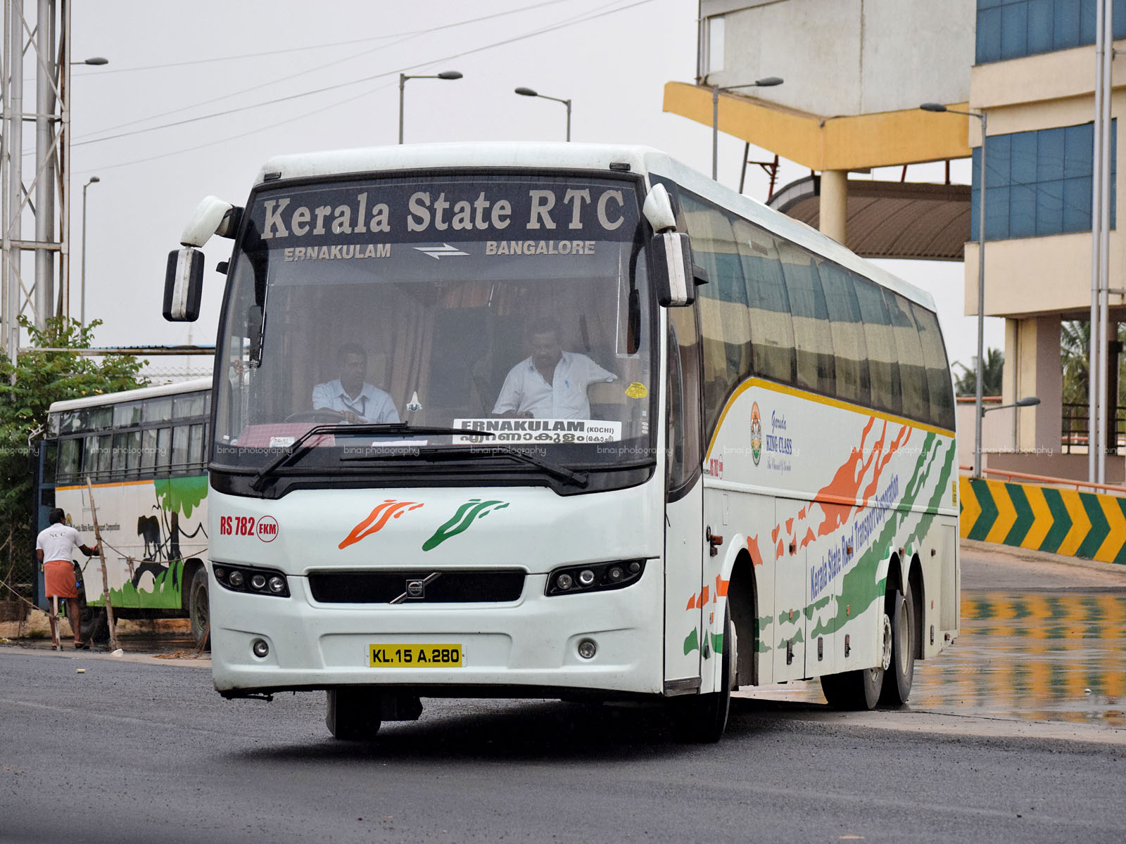 Bengaluru to Thrissur: KSRTC Garuda King Class Volvo B9R - a repeat!