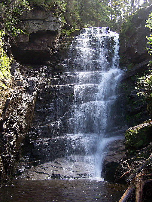 Hiking in the White Mountains: Hawthorne Falls to Mount Garfield