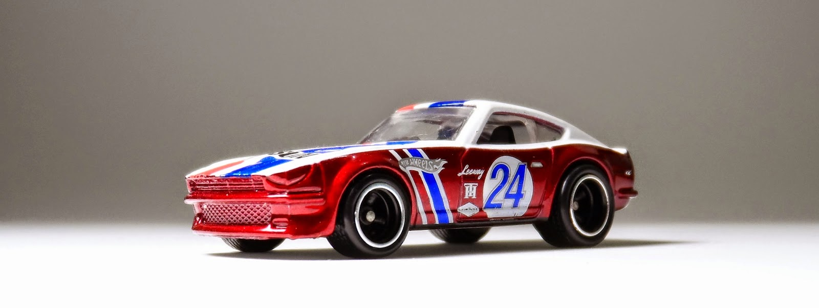 Diecast Super: '70 Datsun 240Z (Hot Wheels 2011 series)