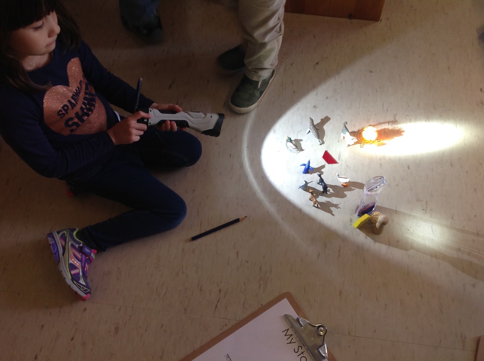 Wonders in Kindergarten: "The shadows are dancing!" Exploring Light and ...