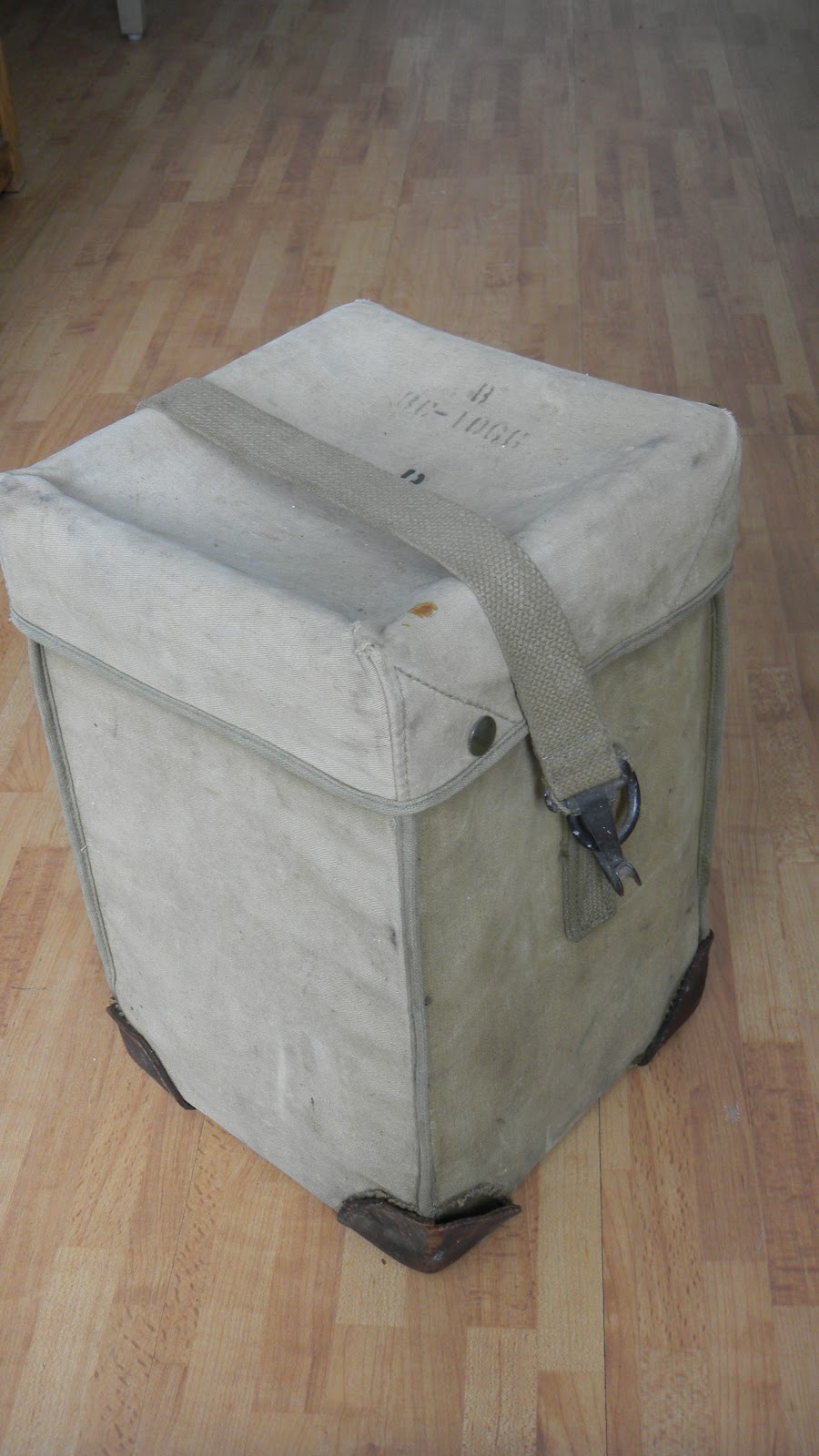 Terrace Gent: WW2 American Army Radio Box