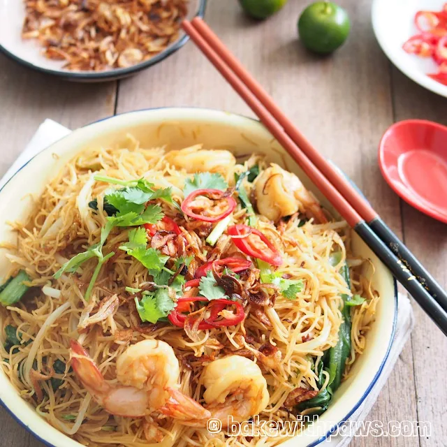 Penang Fried Bee Hoon - BAKE WITH PAWS