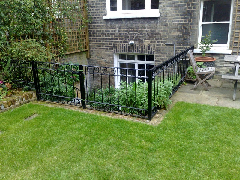 Home Garden Ideas: Garden Railings Concepts