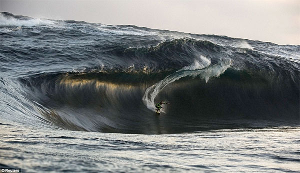 Offshore Winds: Crazy Wave Compilation