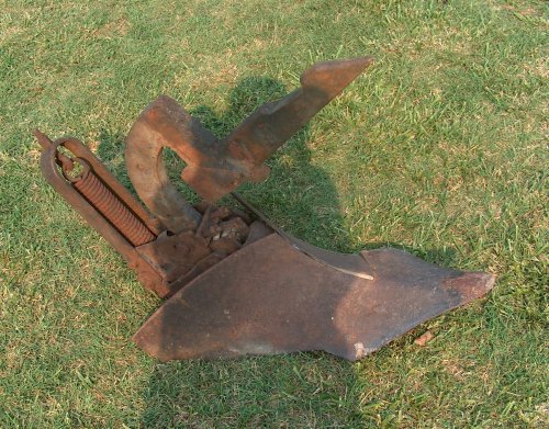 Farmall Cub Hub: Farmall Cub Plows