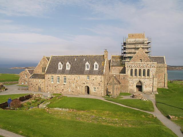GHOSTLY MONKS DISCOVERED ON OLD IMAGE OF IONA ABBEY | Haunted Earth`s ...