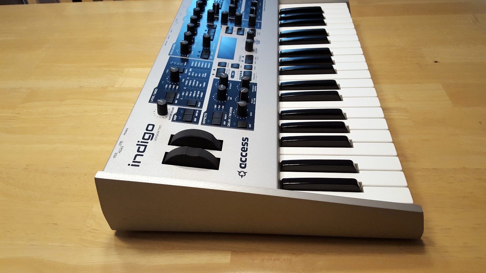 MATRIXSYNTH: Access Virus Indigo 2 Keyboard Synthesizer SN 10200063